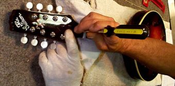 Getting down with Mandolin set-up | Gibson Japan