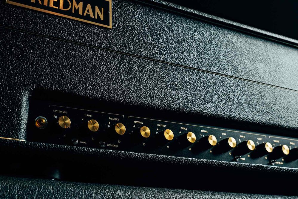 PREMIUM INTERVIEWELLEGARDEN 細美武士×生形真一2022-2023 ELLE YEAR終結。未知の絶頂とその先へ。 | Gibson Japan